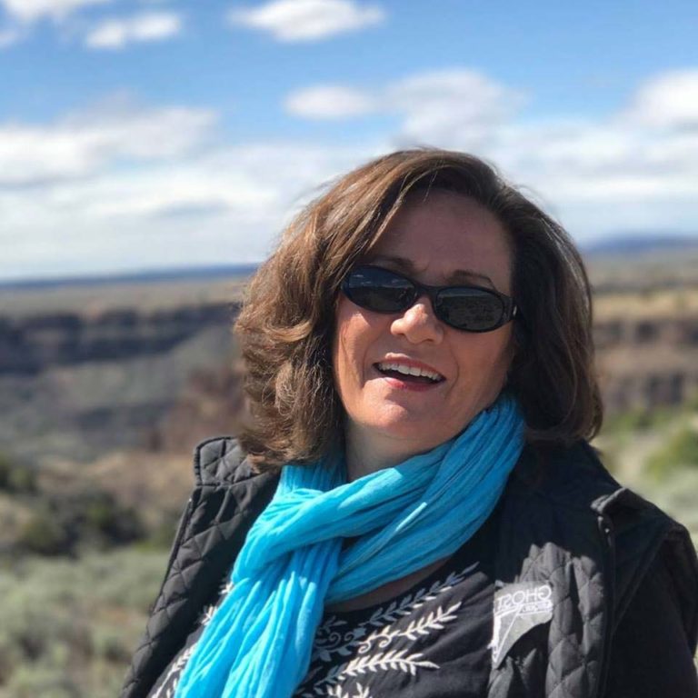 About – TRACEY RYDER